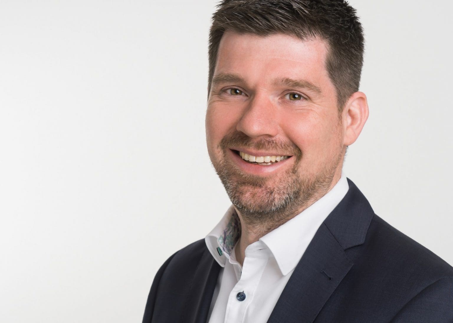 Hoya: Übernahme der Deutschen Augenoptik AG (DAO)